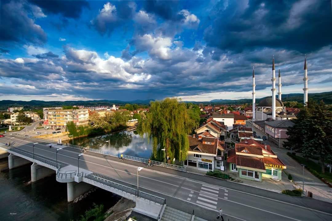 Pjesmu "Sanski robijaš" svi pjevaju - Grad na devet rijeka